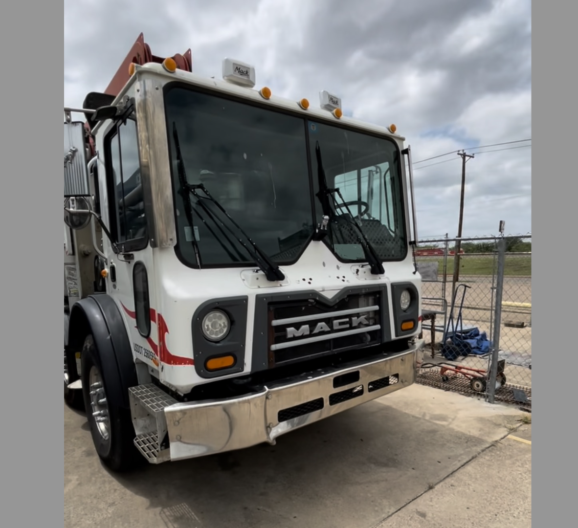 SOLD - 2015 46ZX5 KCP on 2015 MACK - Global Concrete Pumps