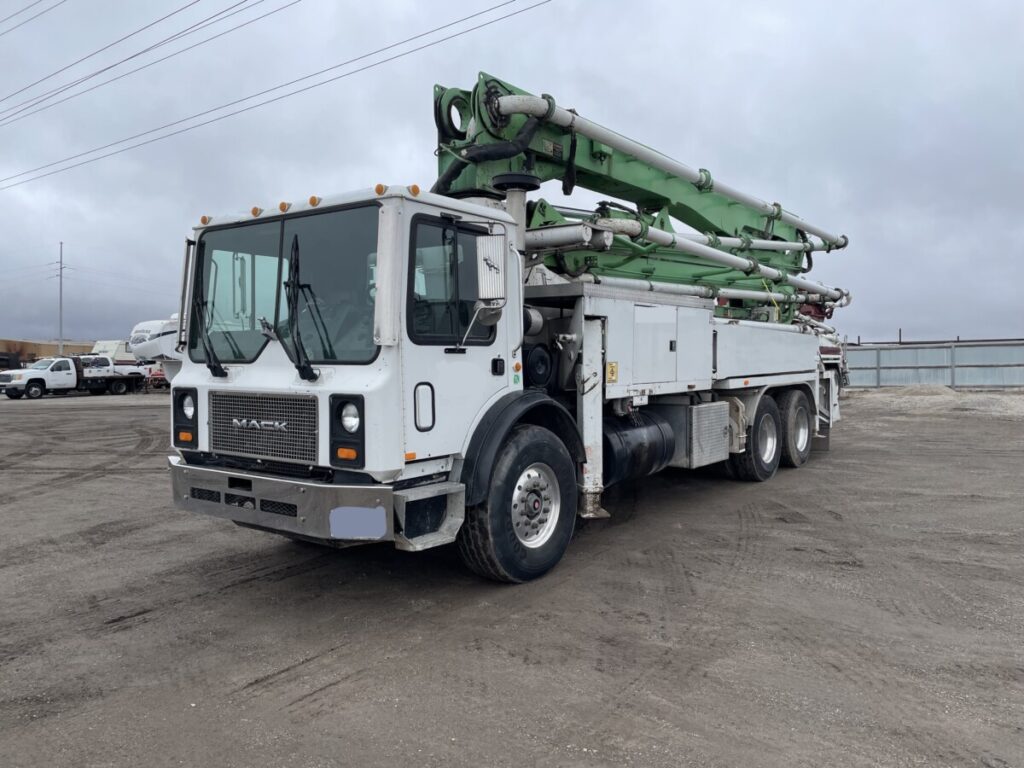 2015 40m KCP on 2016 Freightliner | Global Concrete Pumps